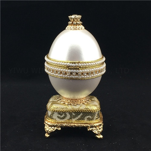 Goose egg music box/Pearl figurine jewelry trinket box