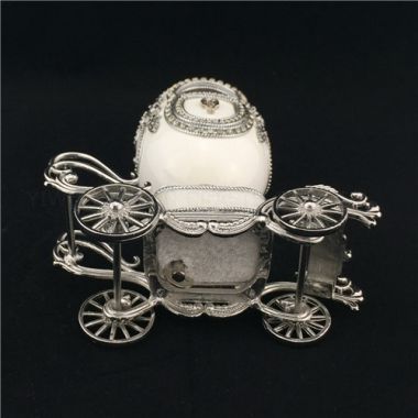 Elegant gift/carriage romantic wedding music box